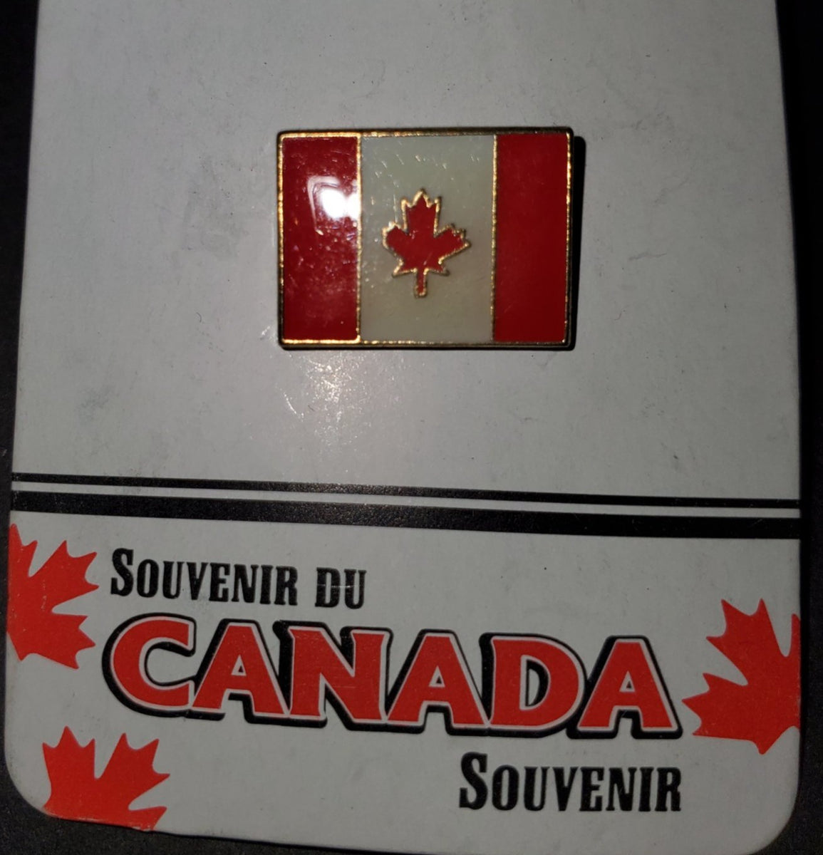Canadian Flag Maple Leaf Lapel pin. – Souvenir Du Quebec